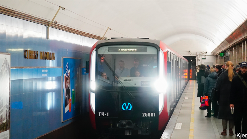В метро Петербурга в понедельник на пути выведут второй поезд «Балтиец» : Петербург и ЛО : Live24.ru