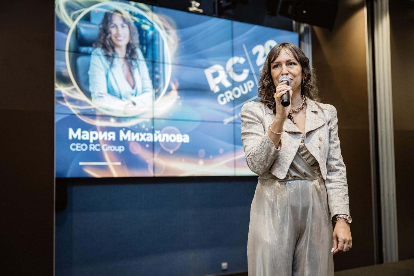 Сколько стоят фейки? Что отличает RC Group от мошенников и финансовых пирамид : Общество : Live24.ru