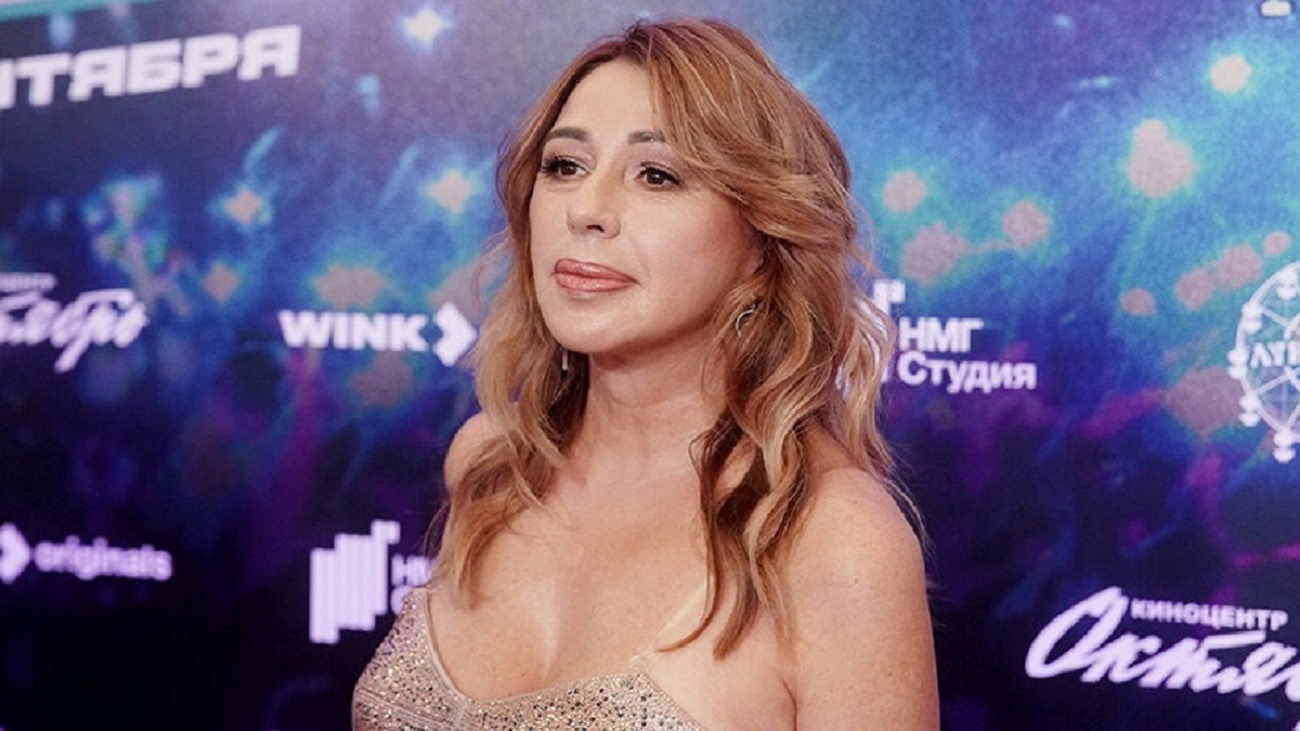 60-летняя Алена Апина произвела фурор на премьере «Комбинации» : Общество : Live24.ru
