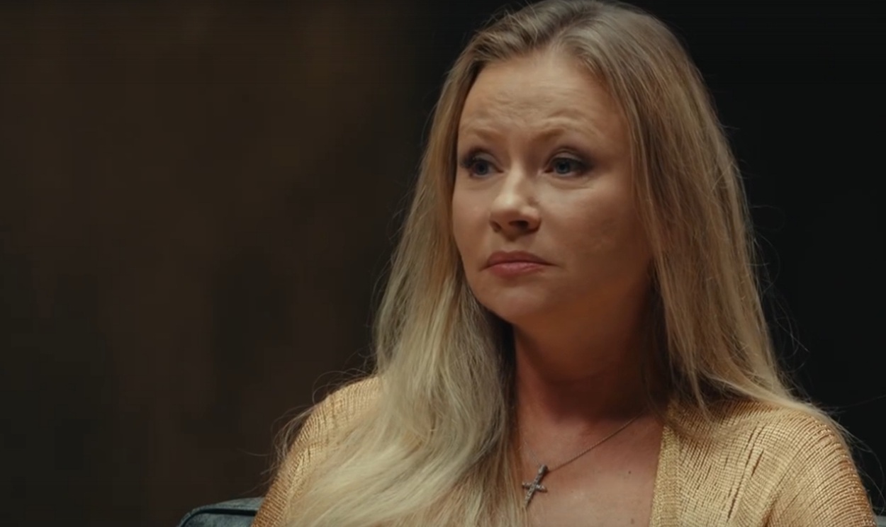 Мария Миронова поддержала сводную сестру на похоронах Ларисы Голубкиной : Общество : Live24.ru